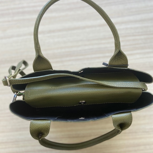 Via Victoria | Bags | Via Victoria Handbag | Poshmark